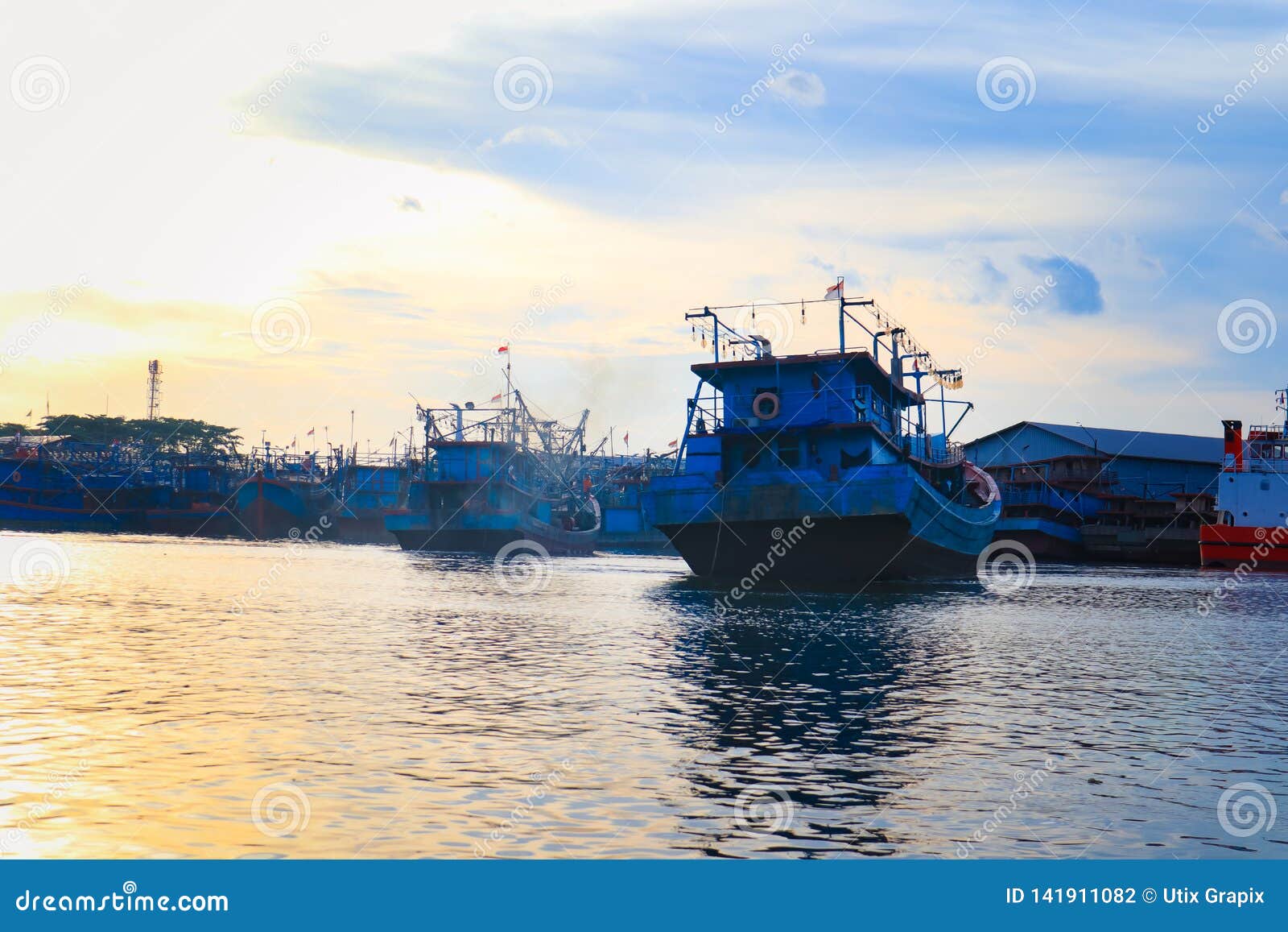 Sailing ship port sunset editorial photography. Image of maritime ...