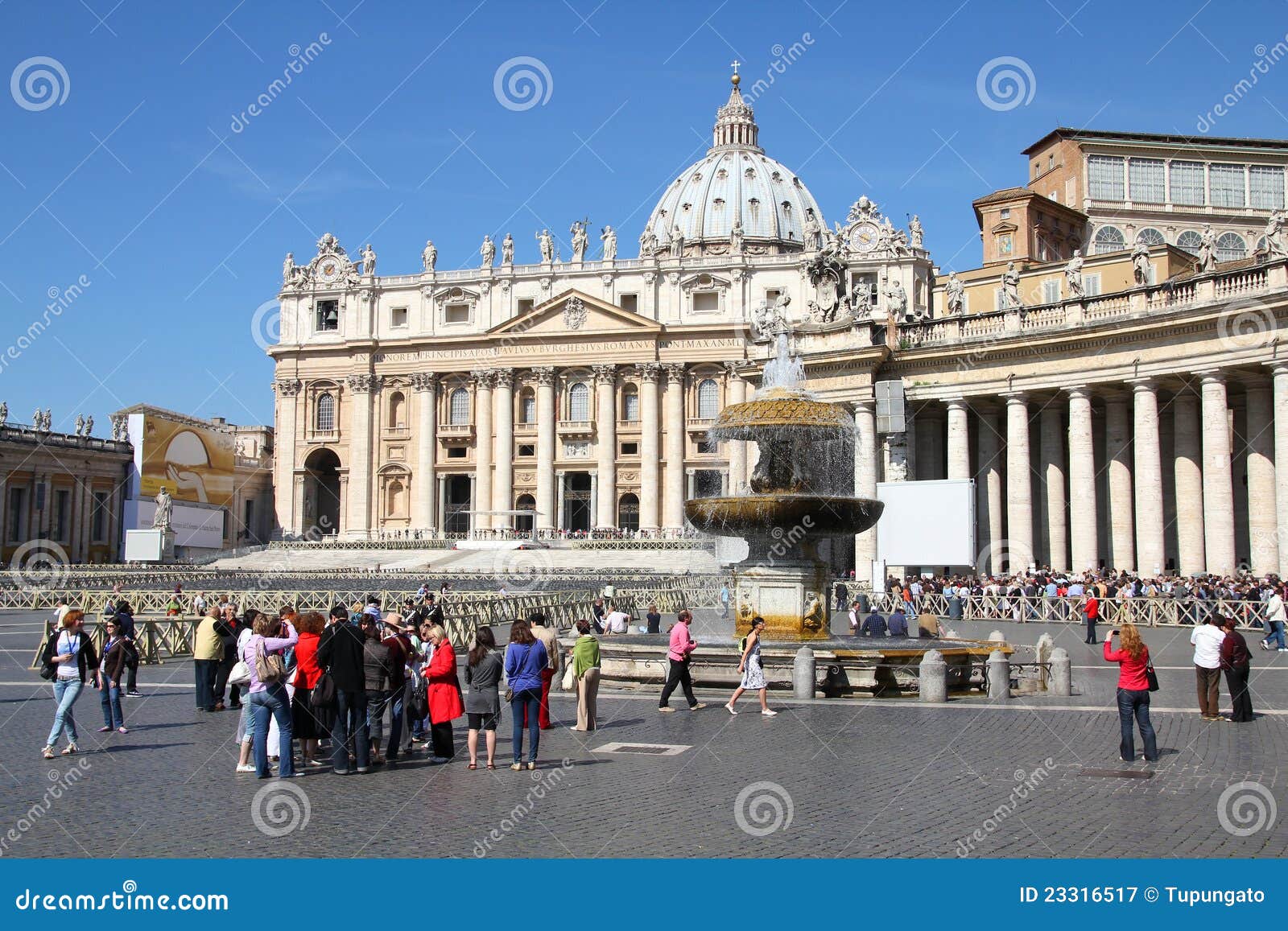 Saint Peter S Square, Vatican Editorial Photography - Image of tourists ...
