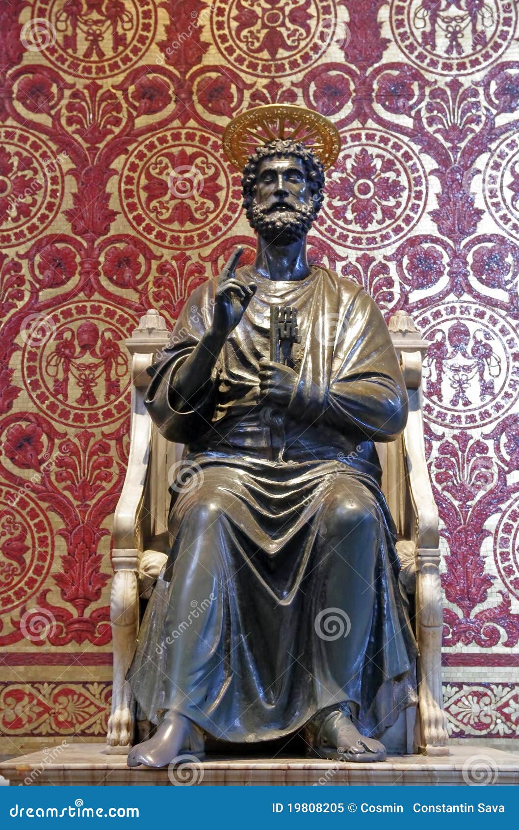 Saint Peter statue editorial image. Image of christianity - 19808205