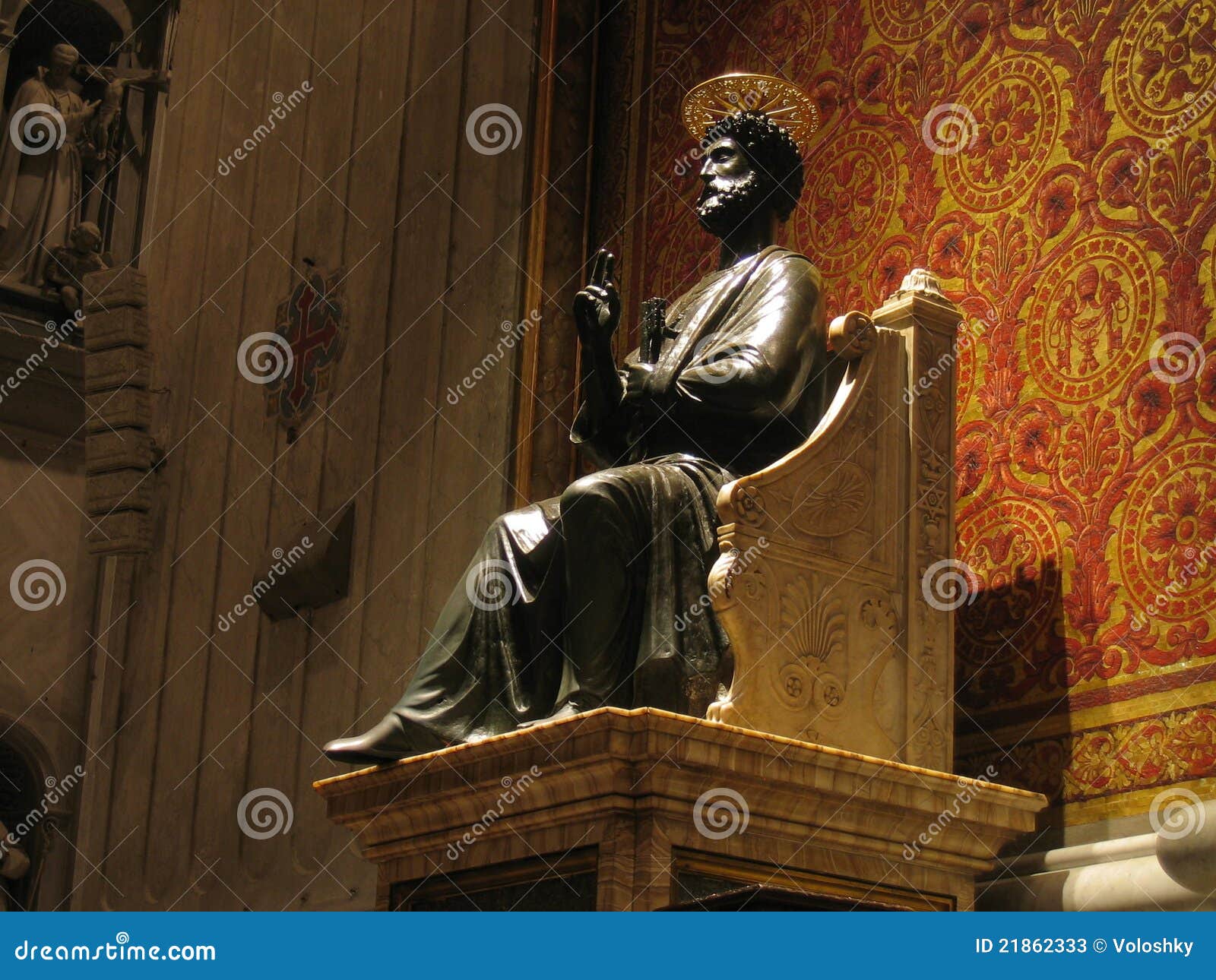 Saint Peter statue editorial stock photo. Image of christianity - 21862333