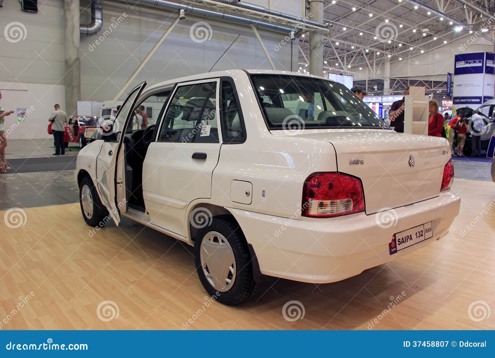 Saipa 132 editorial photography. Image of motorshow, brand - 37458807