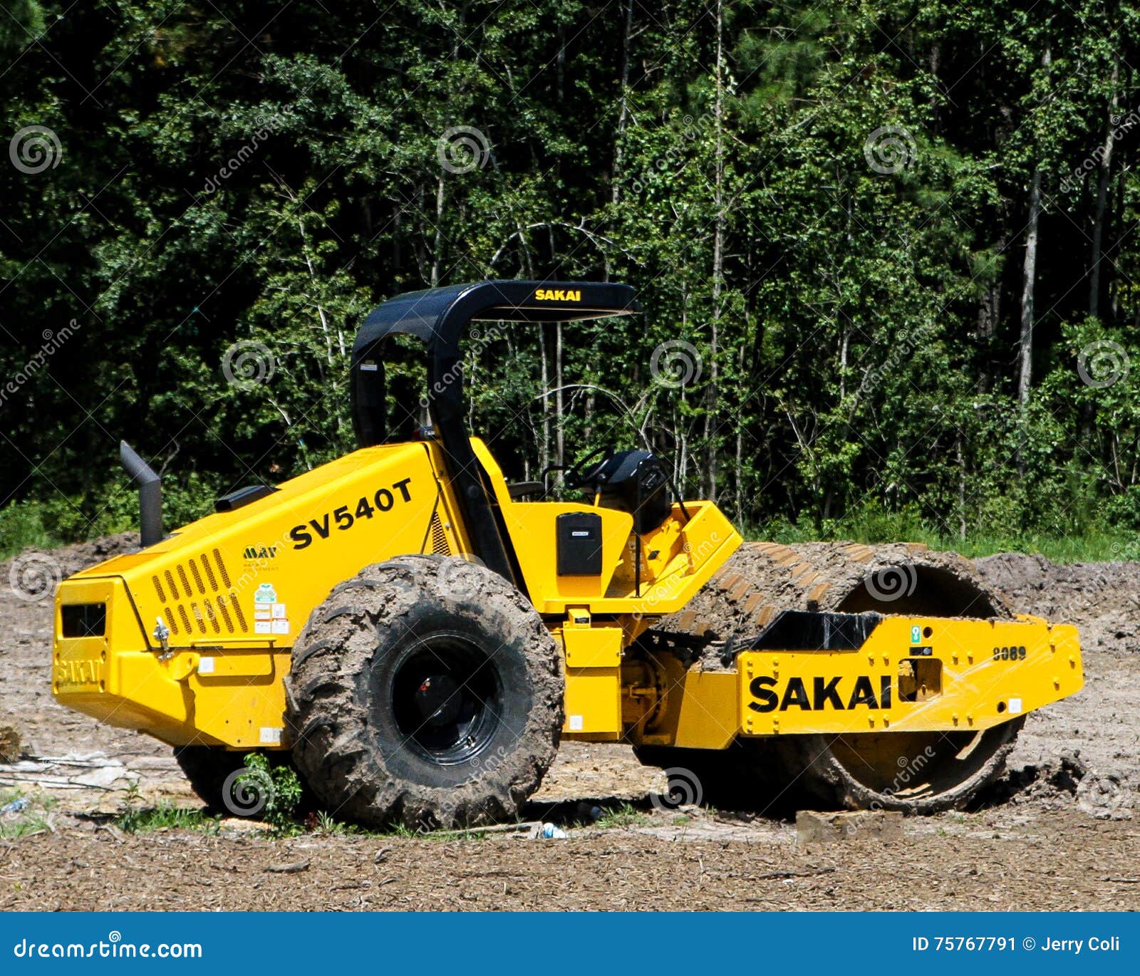 Sakai SV540T, Asphalt Roller Editorial Photo - Image of roller, roads ...