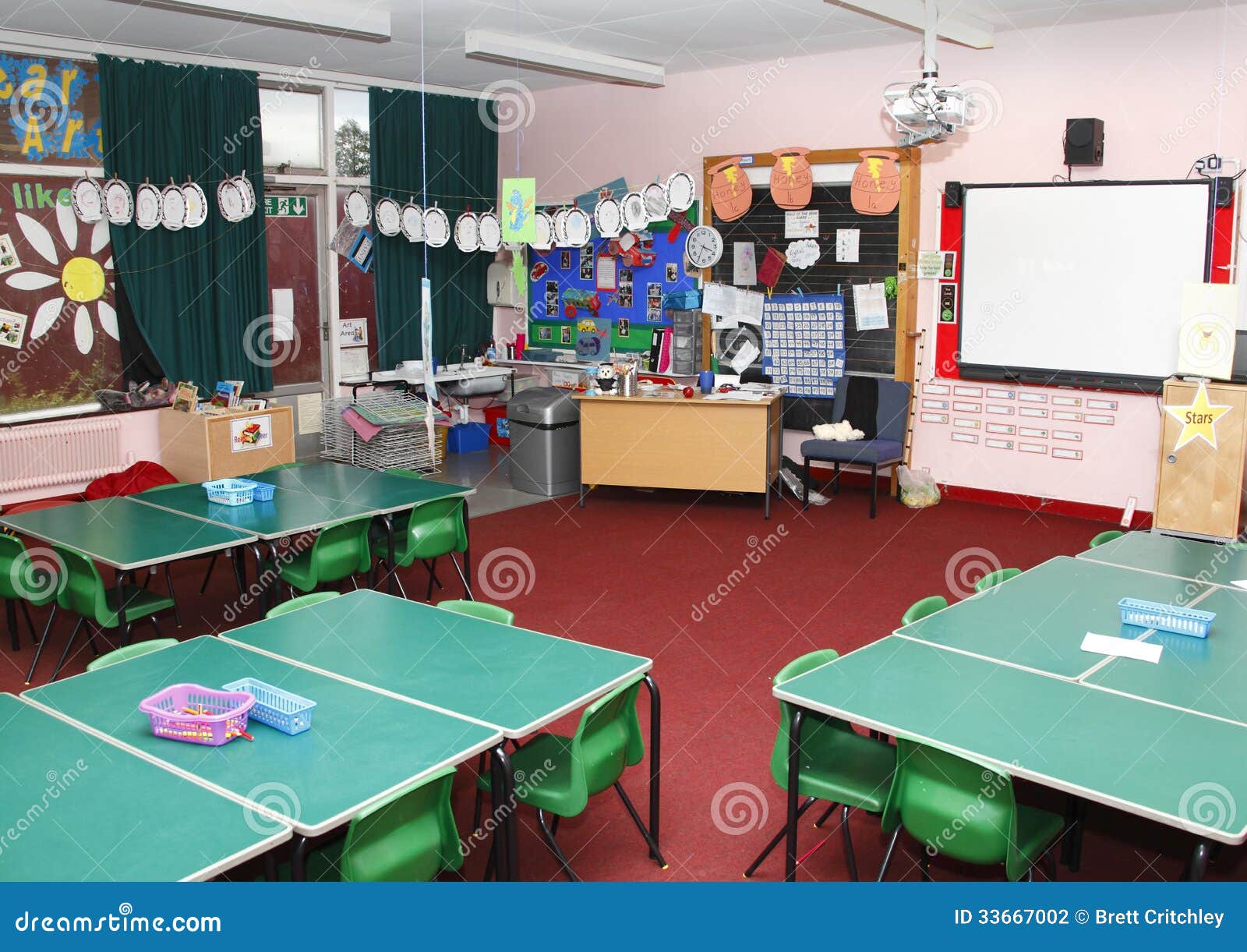 Sala de aula da escola foto de stock. Imagem de tabela - 33667002