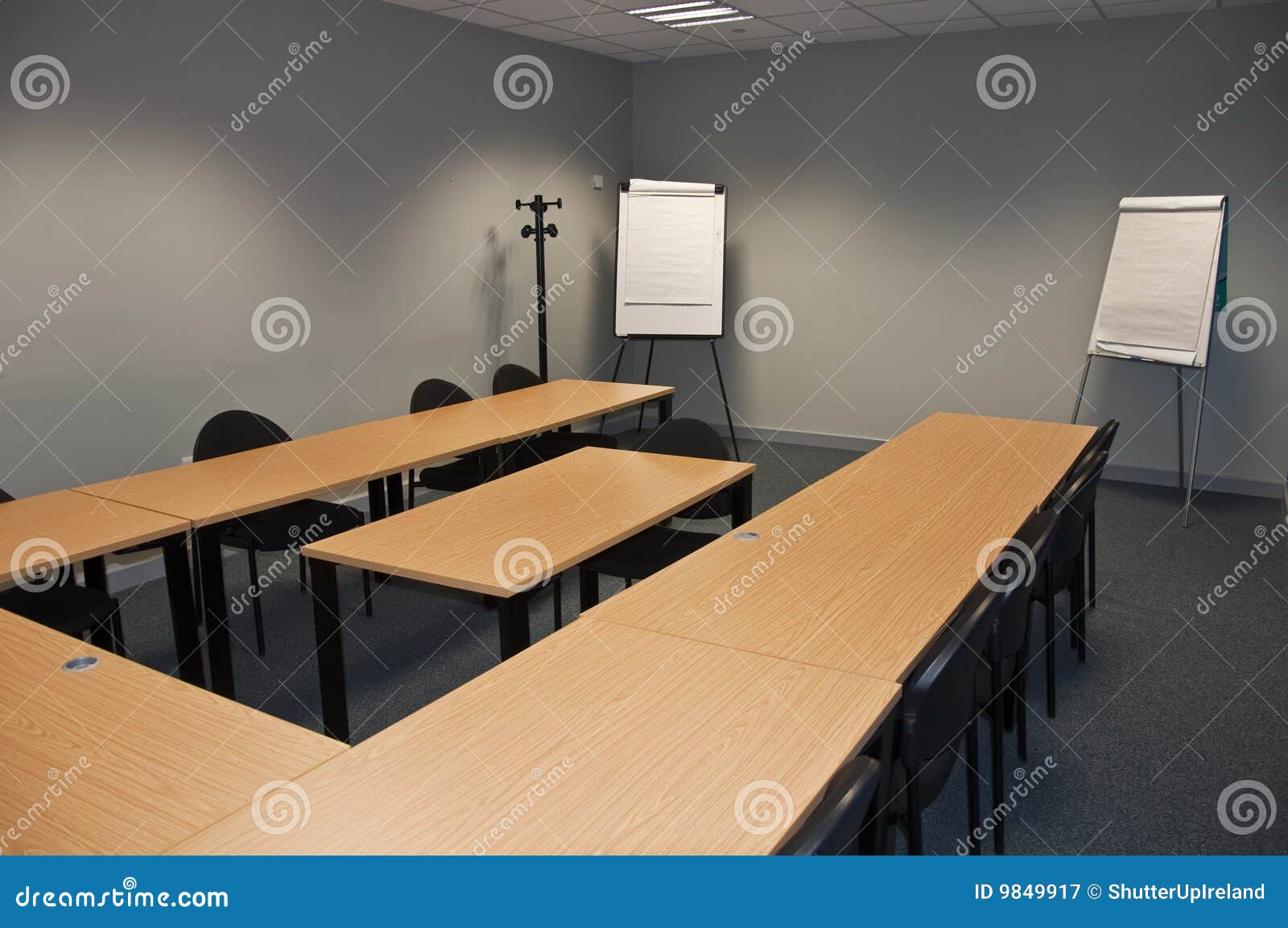 Sala De Clase Moderna Vacía O Reunión Imagen de archivo - Imagen de ...