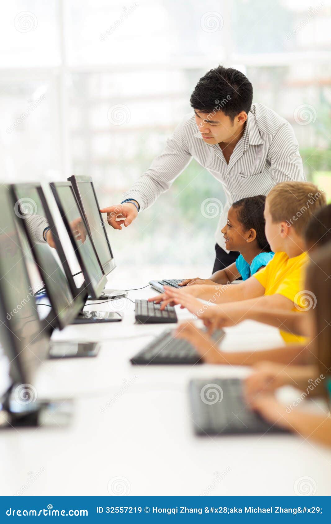 Sala De Computador Do Professor Imagem de Stock - Imagem de chinês ...