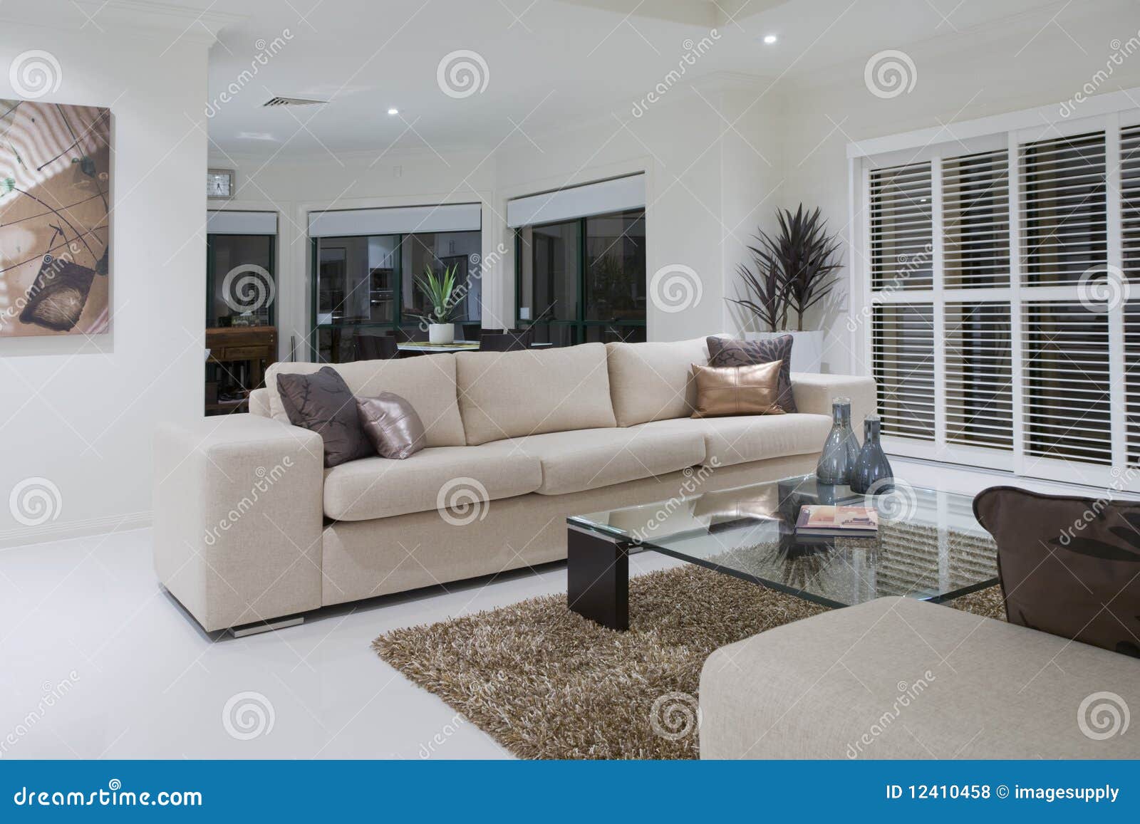 Sala de estar lujosa foto de archivo. Imagen de activo - 12410458