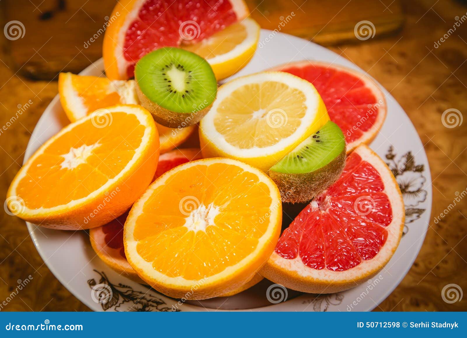 Salada De Fruto, Fruto Cortado Foto de Stock - Imagem de alimento ...