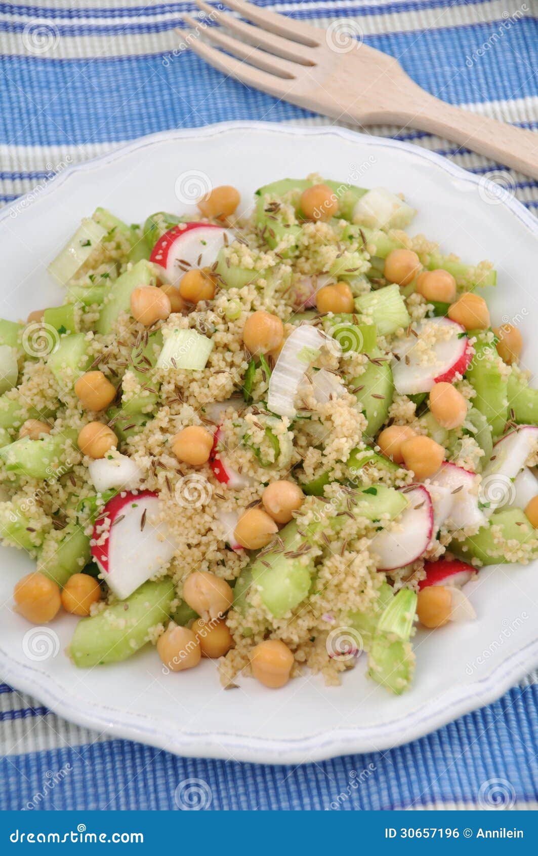 Salada do cuscuz foto de stock. Imagem de cozinhar, prato - 30657196