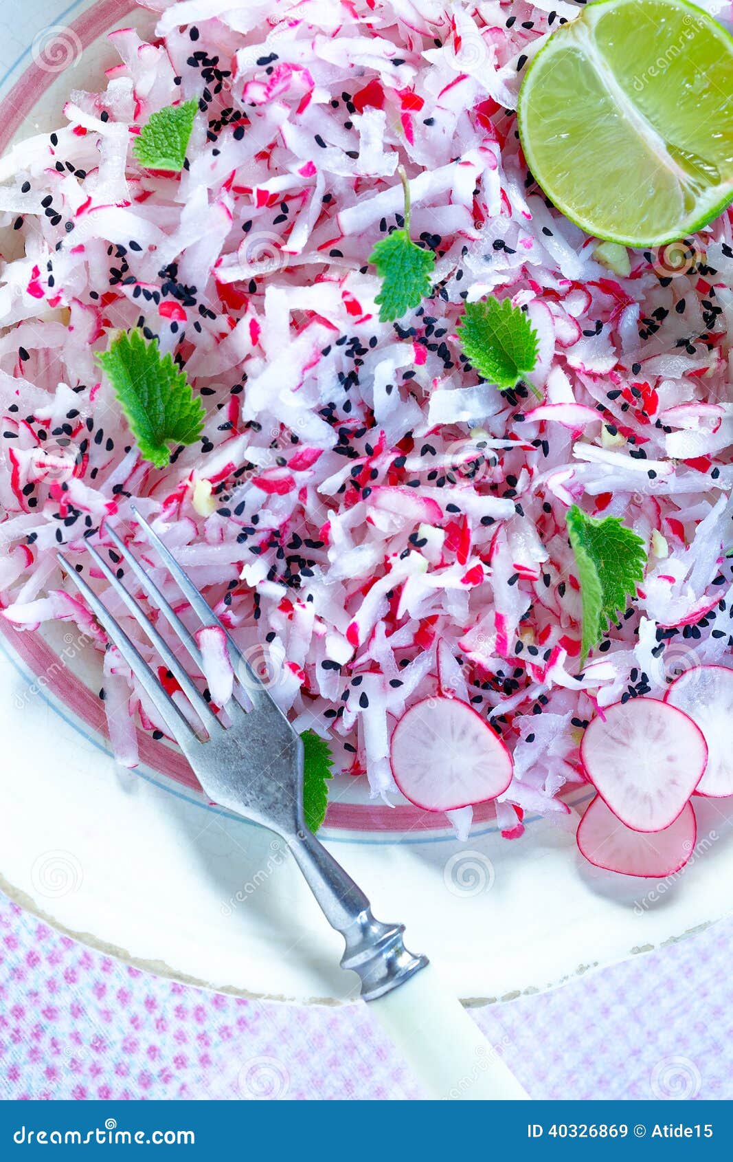 Salada do rabanete imagem de stock. Imagem de vegetais - 40326869