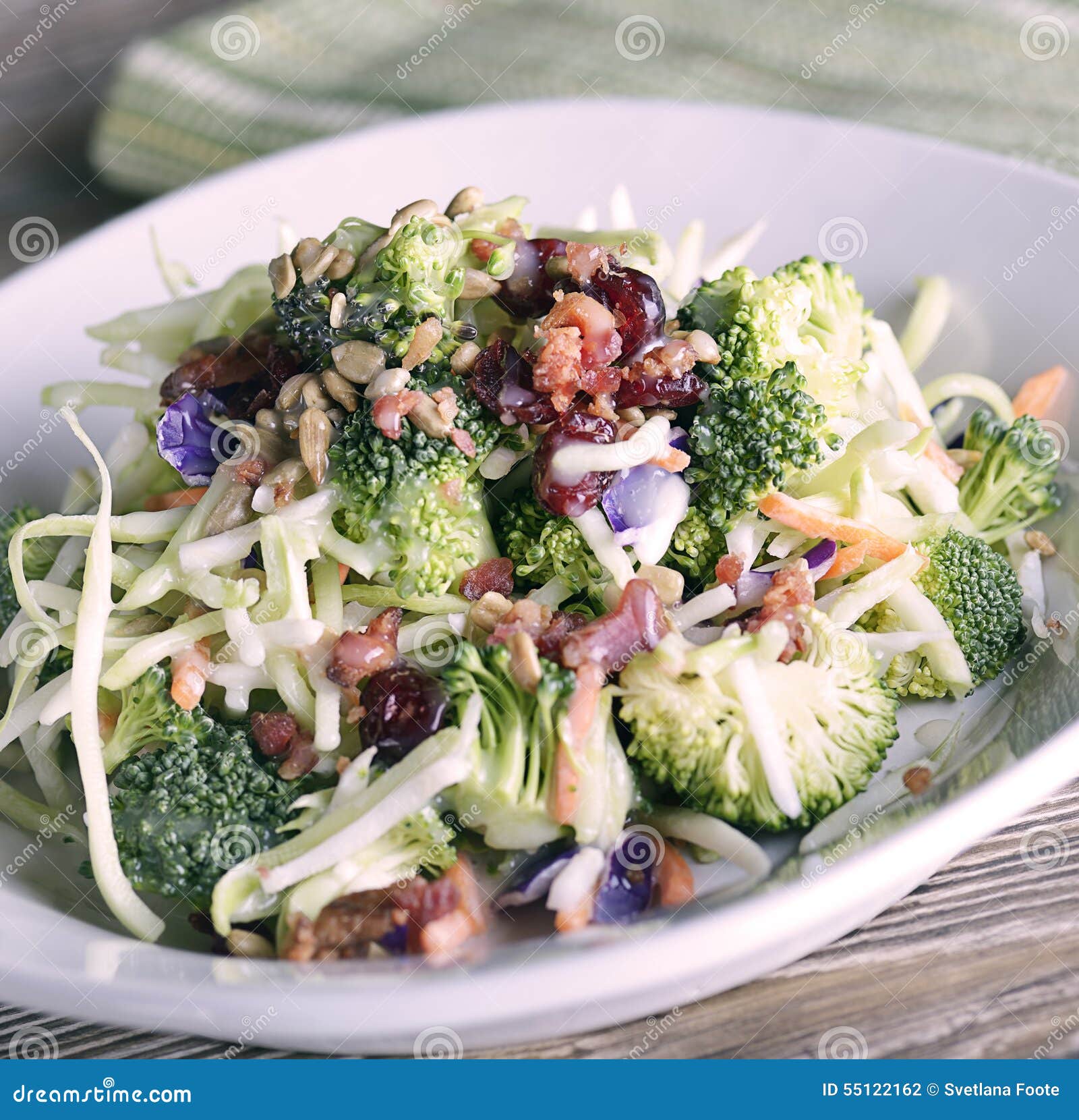 Salada fresca foto de stock. Imagem de bacon, cenoura - 55122162