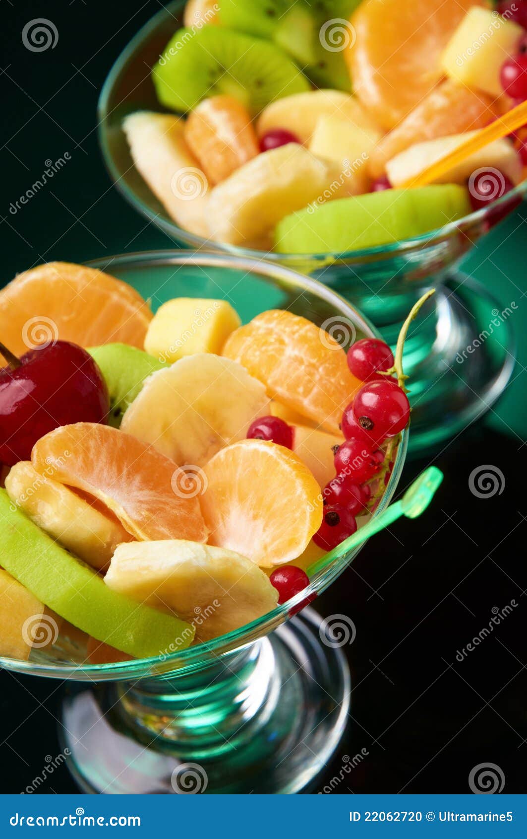 Salada Fruity serida foto de stock. Imagem de lifestyle - 22062720