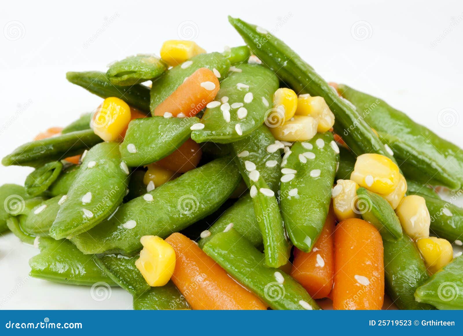 Salade avec l'haricot vert image stock. Image du sain - 25719523