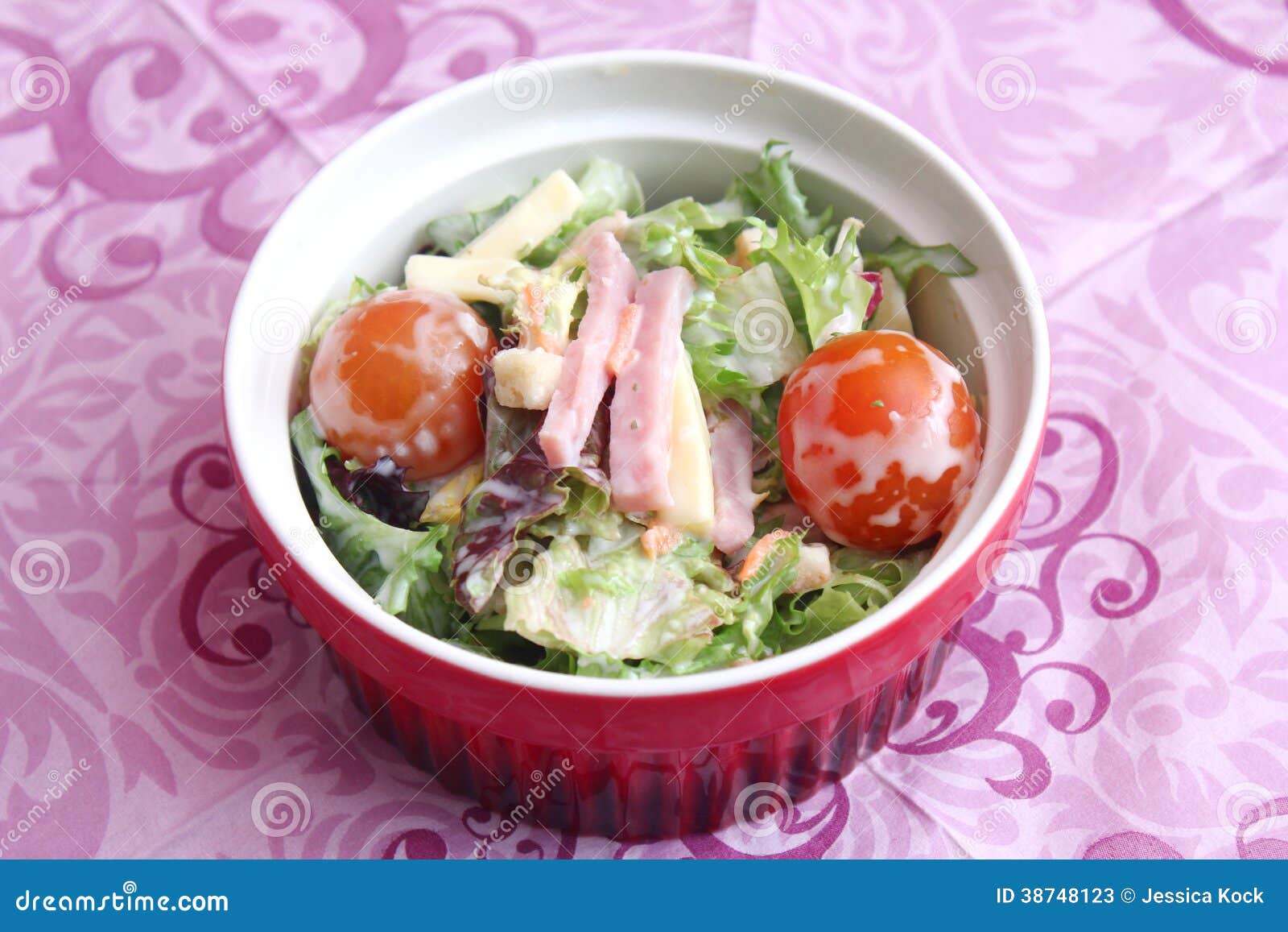 Salade Mixte Avec Du Jambon Et Le Fromage Image stock - Image du frais ...