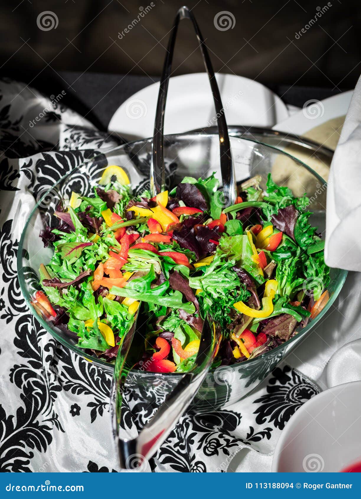 Salade Mixte Verte Dans La Cuvette Photo stock - Image du nourriture ...