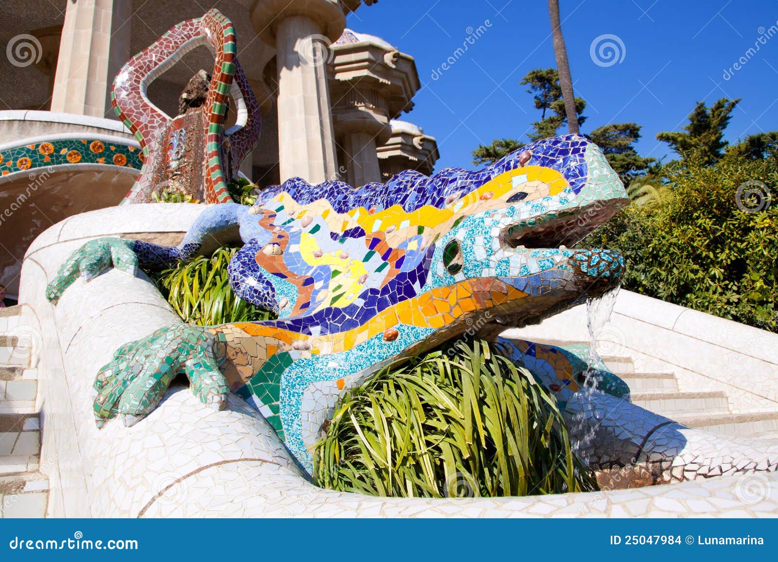Salamandra Del Drago Del Gaudi Nel Guell Della Sosta Fotografia Stock ... Salamandra Del Drago Del Gaudi Nel Guell Della Sosta Fotografia Stock ...