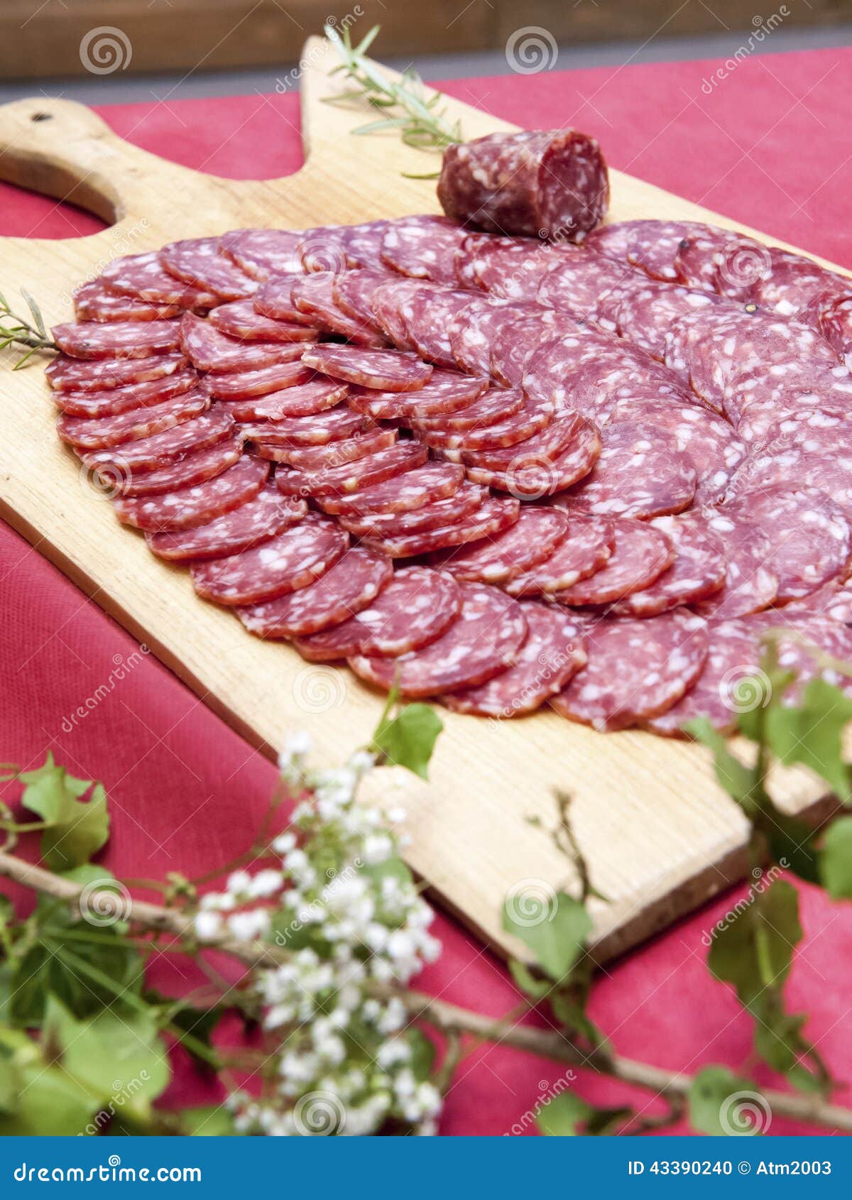 Salami stockfoto. Bild von schnitt, fleisch, rustikal - 43390240