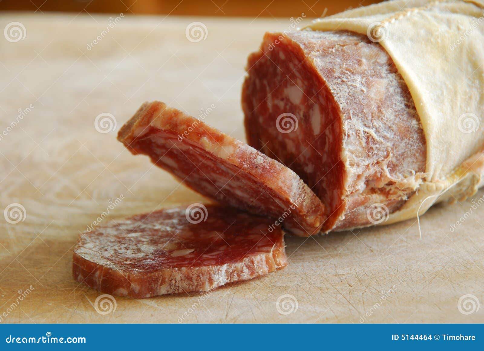 Salami italien photo stock. Image du italien, moisi, coupé - 5144464