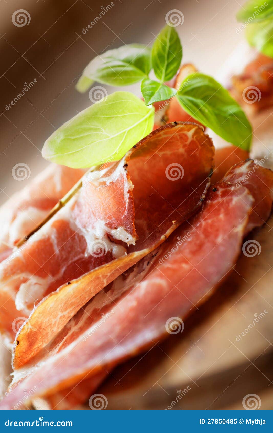 Salami Sec De Collet De Porc Image stock - Image du ingrédient ...