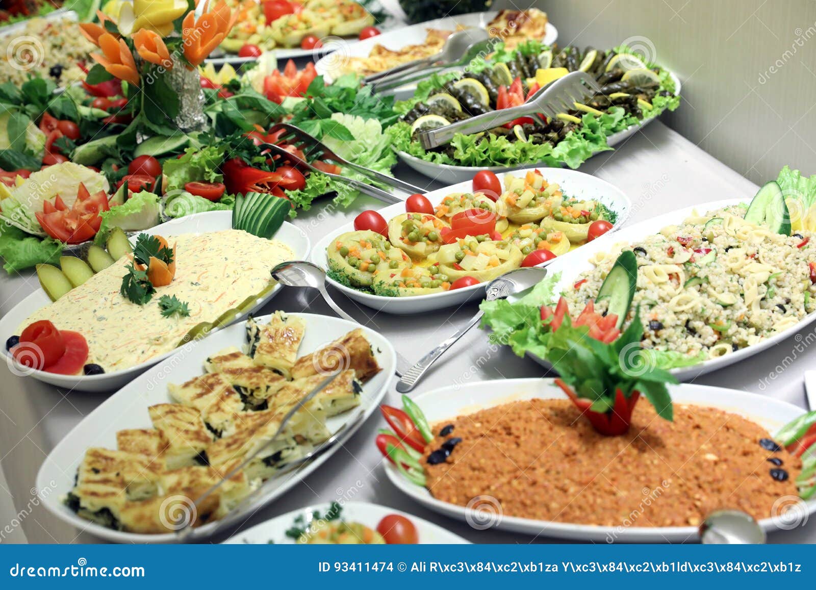 Salat-Buffet stockfoto. Bild von cater, grün, käse, kantine - 93411474
