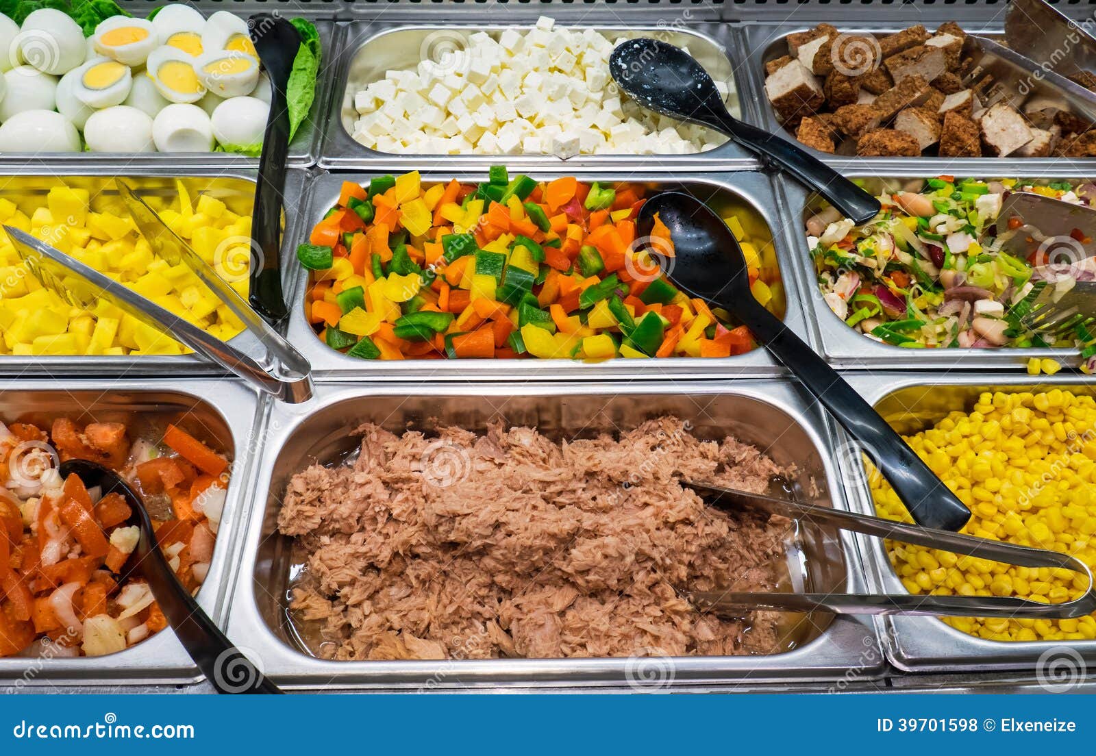 Salatbuffet Mit Vieler Wahl Stockfoto - Bild von mahlzeit, mark: 39701598