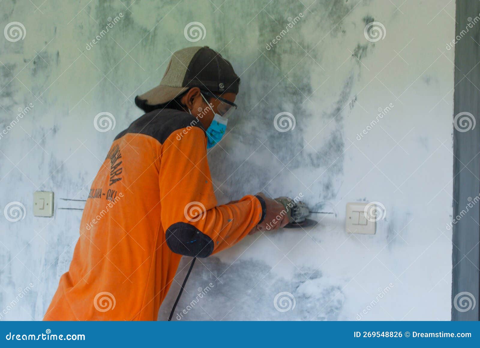 Construction Worker are Grinding the Walls Editorial Photo - Image of ...