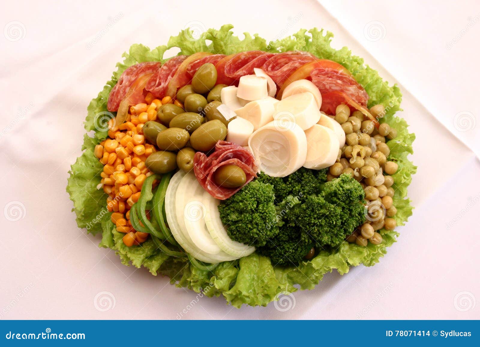 Salatteller stockfoto. Bild von kopfsalat, zwiebel, nahrungsmittel ...