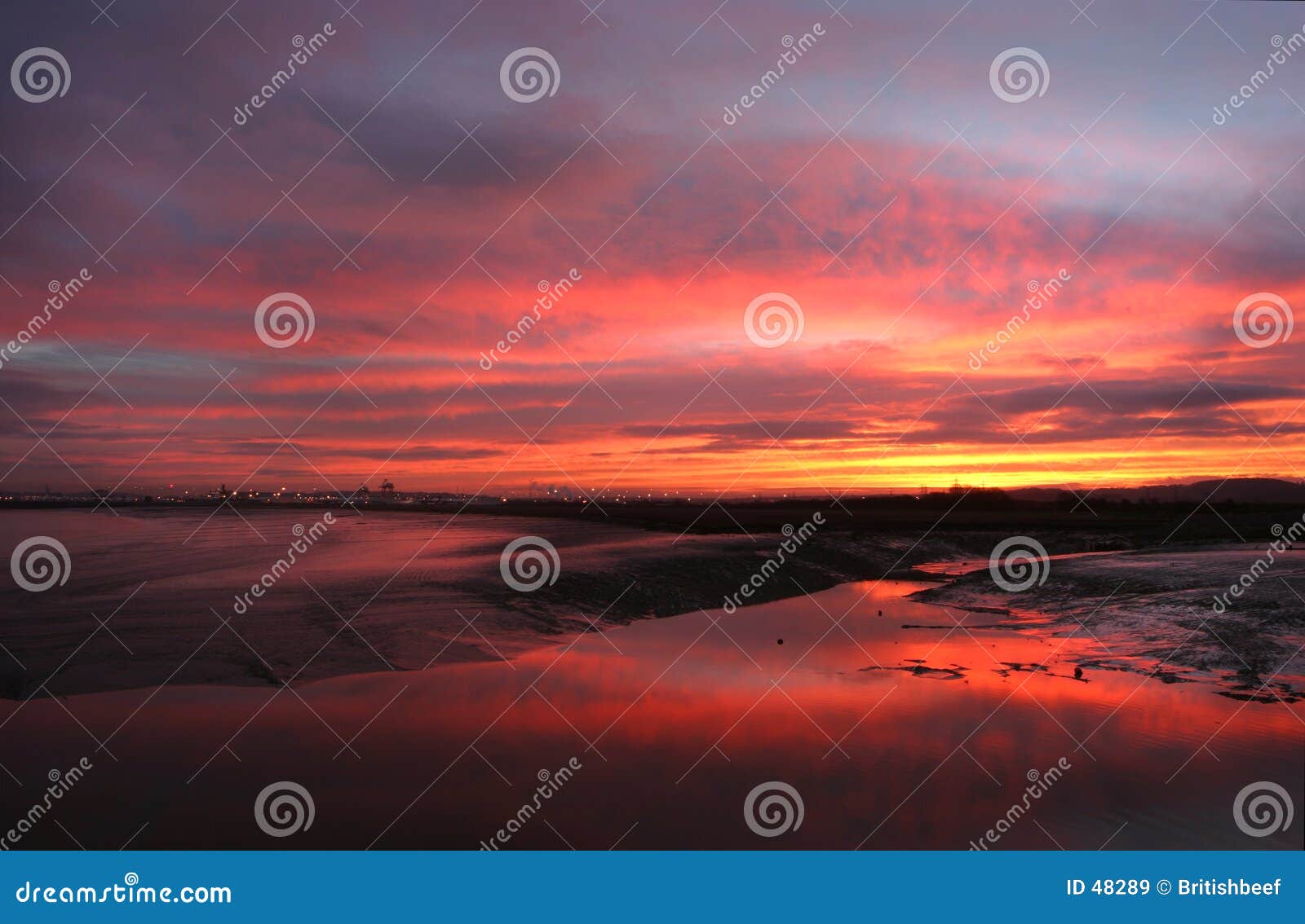 Salida Del Sol Sobre El Estuario Imagen de archivo - Imagen de temprano ...