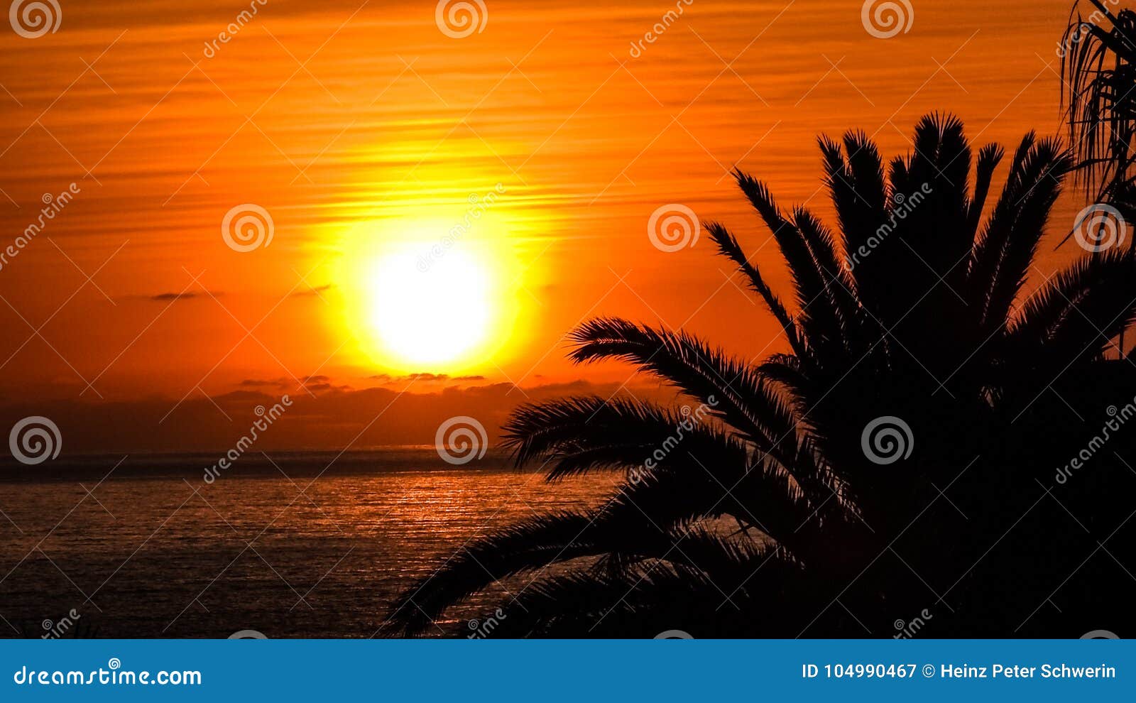 Salidas Del Sol Y Puestas Del Sol Hermosas Imagen de archivo - Imagen de ondas, arena: 104990467