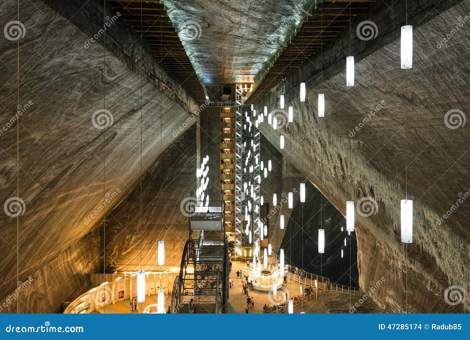 Salina Turda Salt Mine imagen de archivo editorial. Imagen de etapa ...