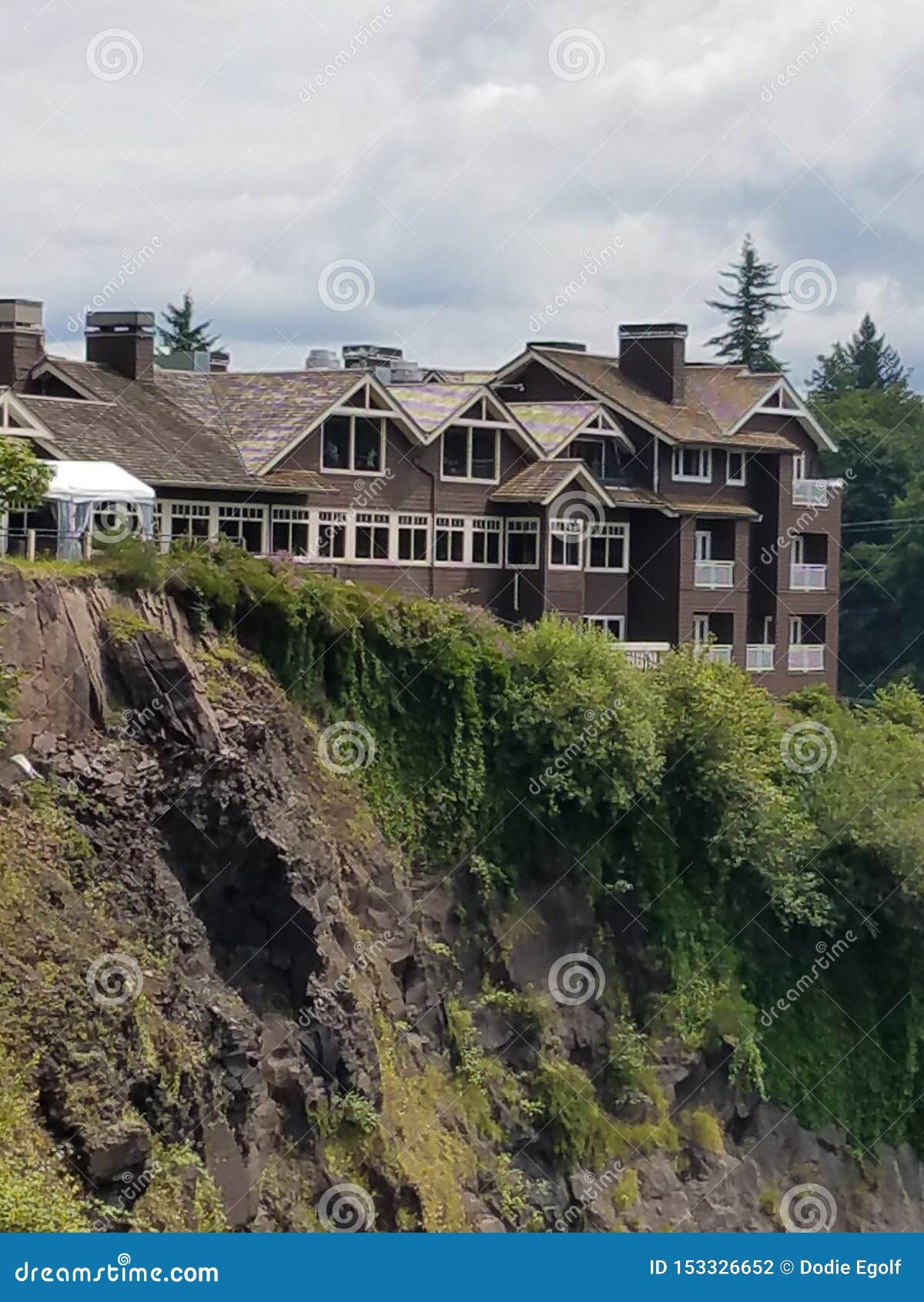 Salish lodge and spa stock photo. Image of scenery, snoqualmie - 153326652