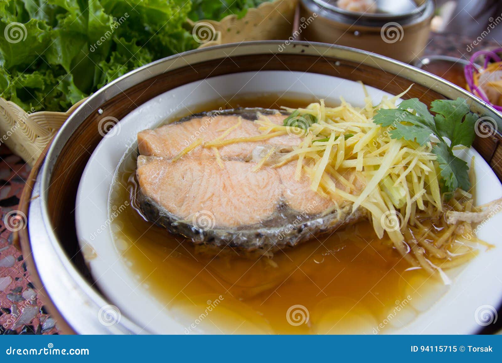 Salmon Fish Cocido Al Vapor Imagen de archivo - Imagen de adorne, sano ...