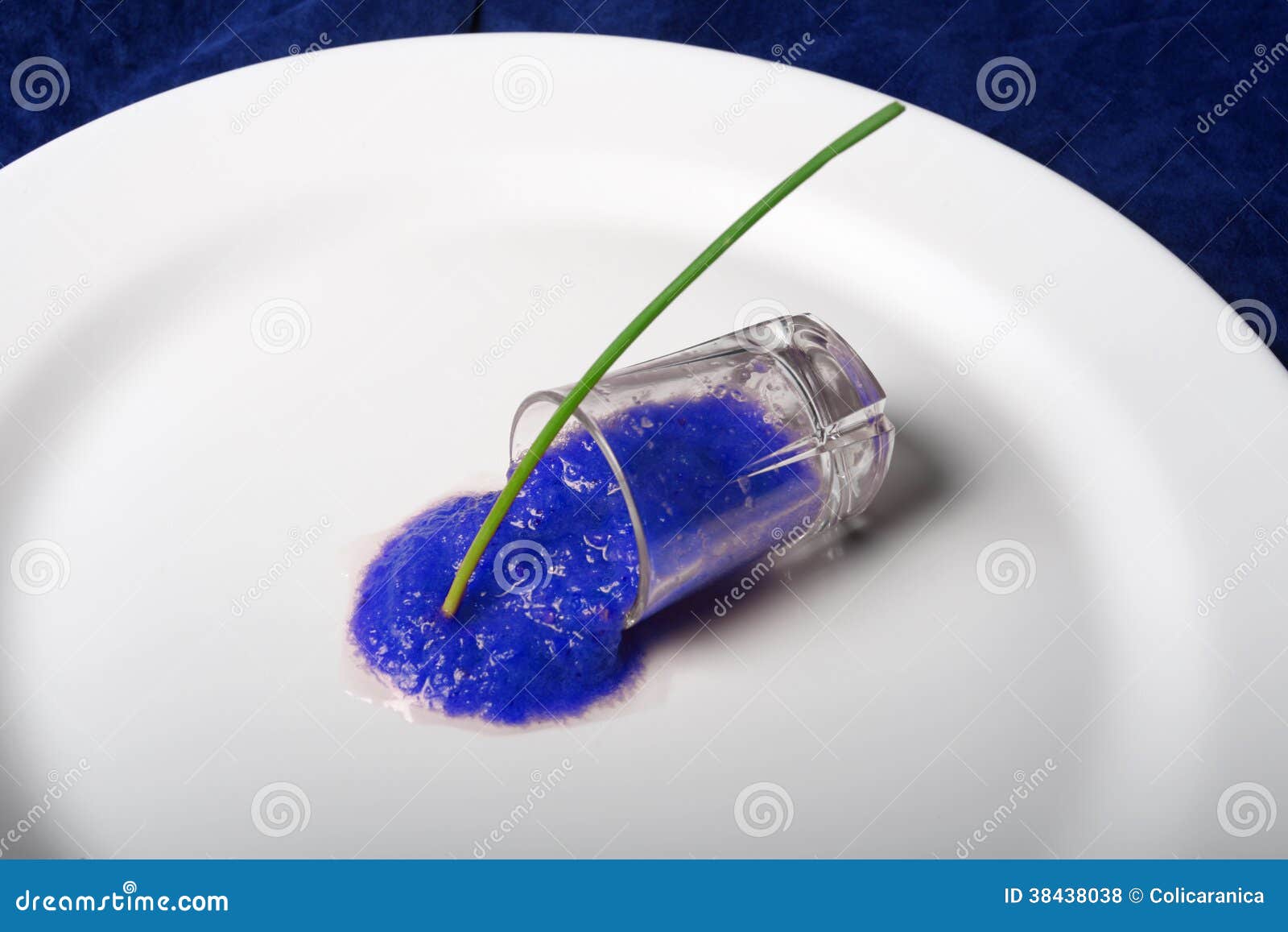 Salsa caliente azul foto de archivo. Imagen de caliente - 38438038