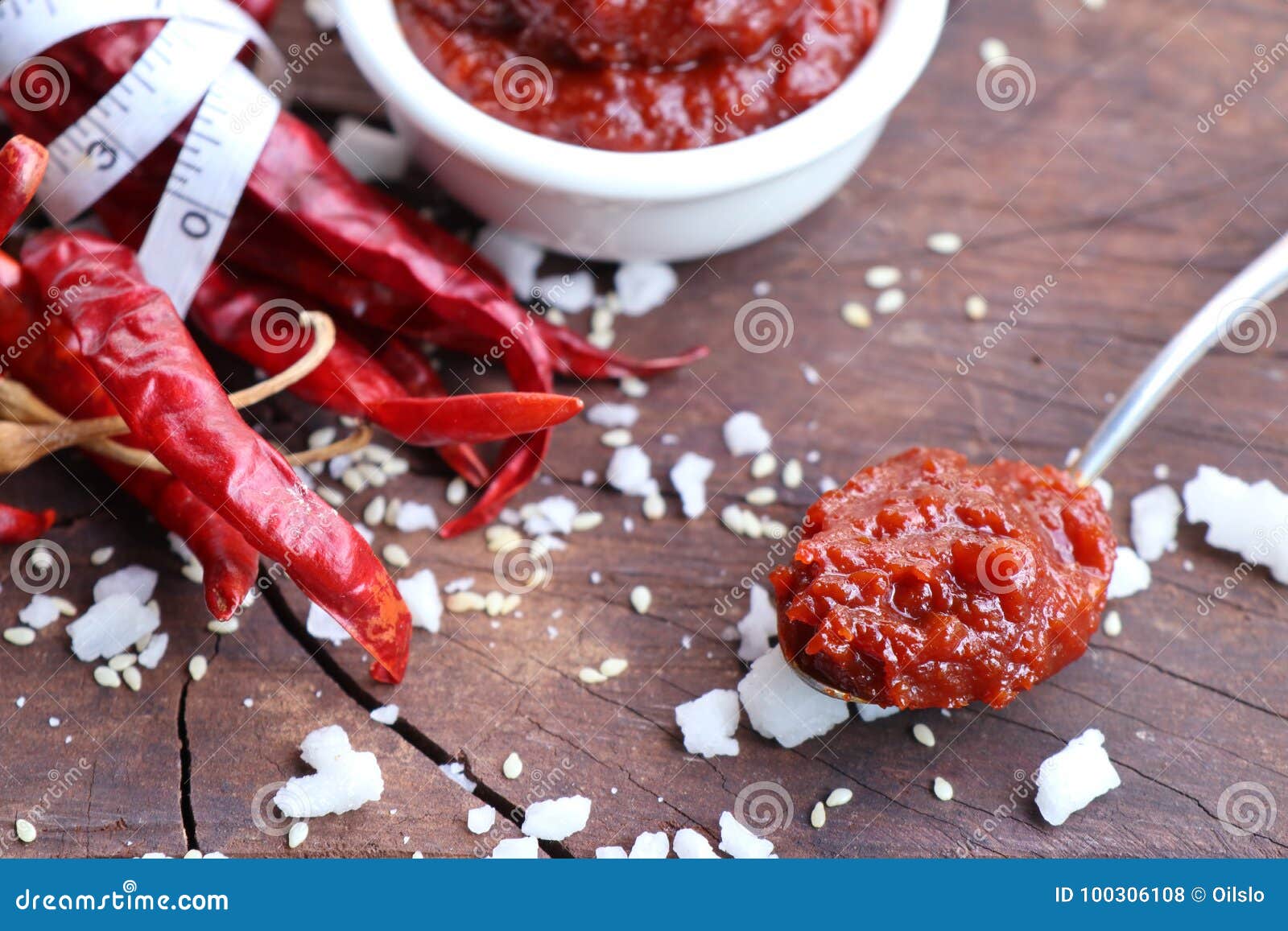 Salsa De Chile Roja Coreana Foto de archivo - Imagen de corea, goma ...