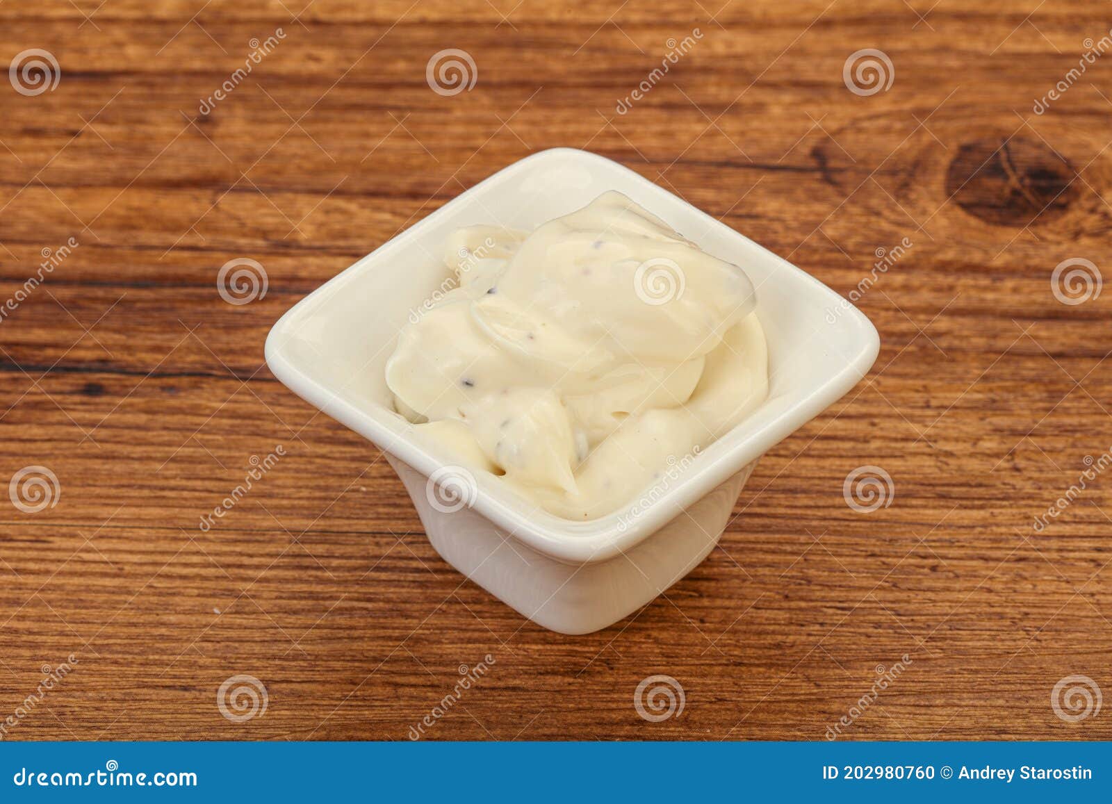 Salsa De Crema Caesar Con Parmesano Y Hierbas Foto de archivo - Imagen ...