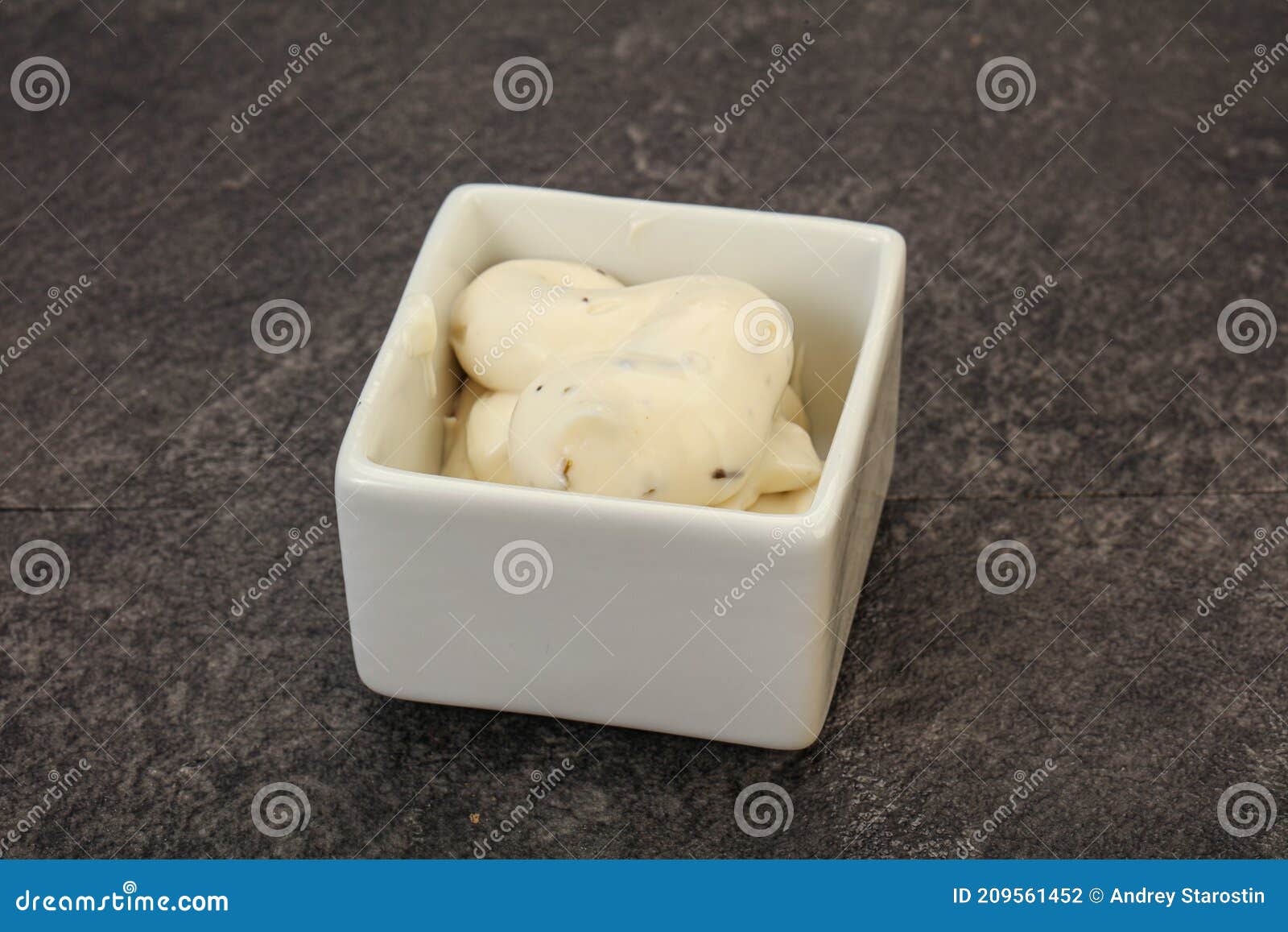 Salsa De Crema Caesar Con Parmesano Y Hierbas Foto de archivo - Imagen ...