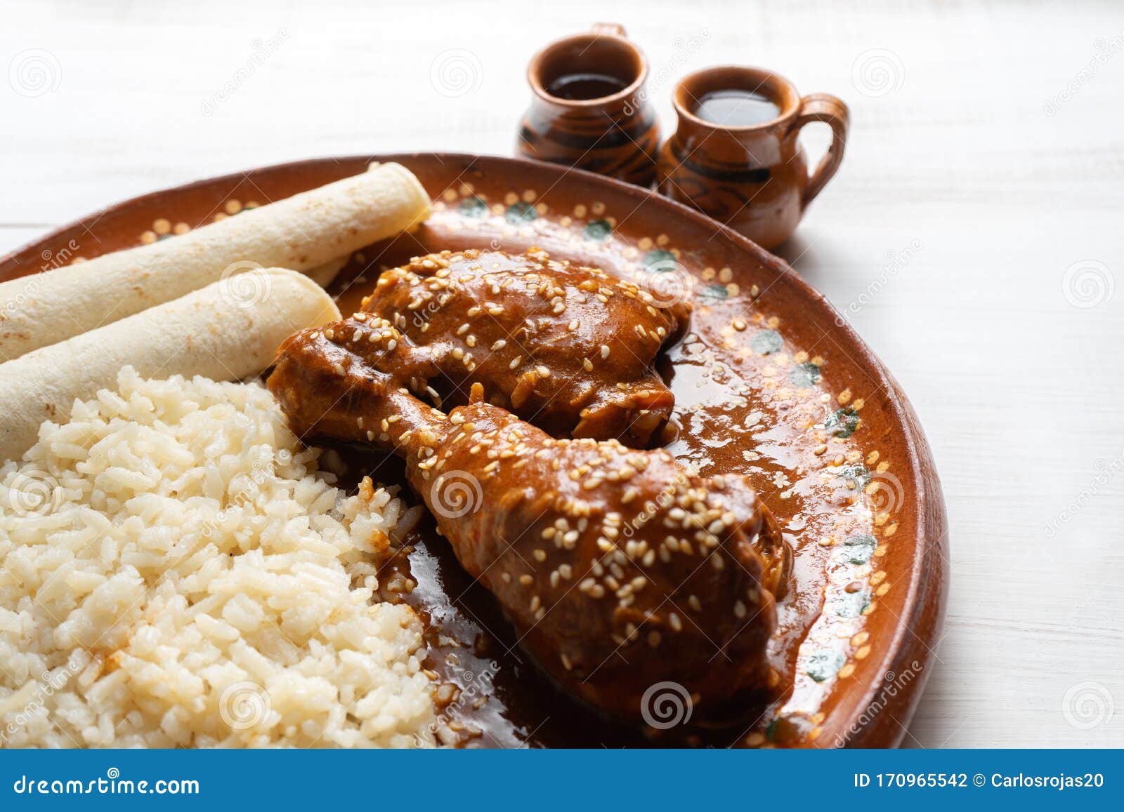 Salsa De Mole Mexicana Con Pollo Foto de archivo - Imagen de quebradizo ...