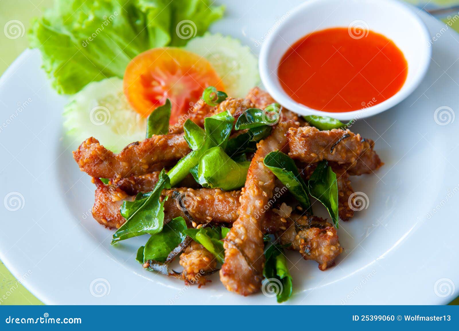 Salsa Frita Del Cerdo Y De Chile Foto de archivo - Imagen de deshuesado ...