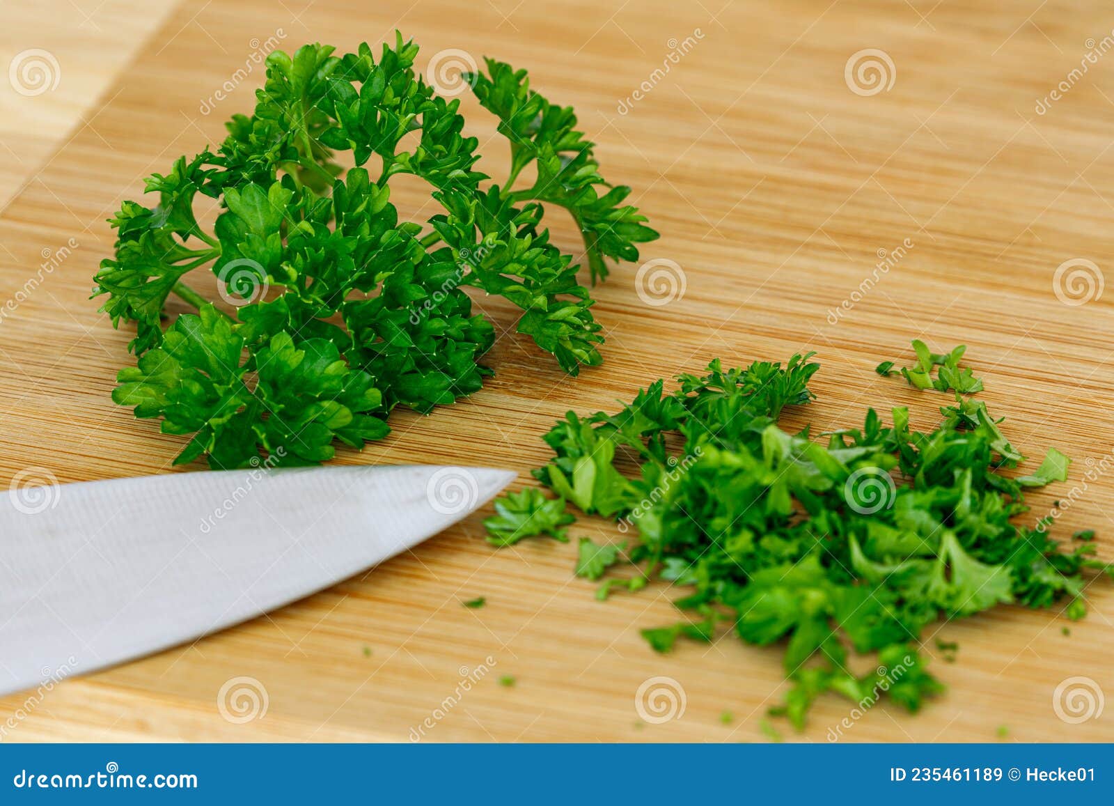 Salsa Numa Prancha De Madeira Imagem de Stock - Imagem de grupo, picada ...