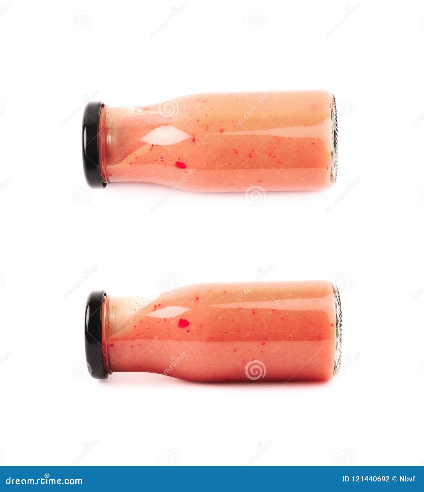 Salsa Roja En Una Botella De Cristal Aislada Foto de archivo - Imagen ...