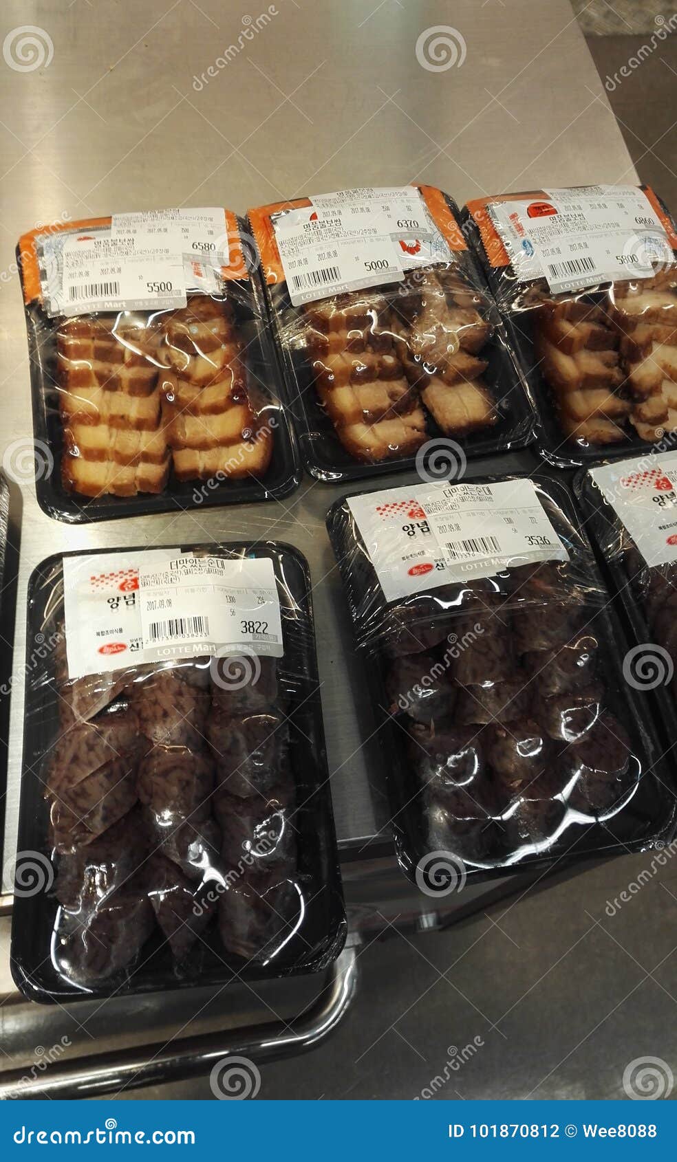 Salsicha Coreana E Barriga De Carne De Porco Assada Fotografia ...