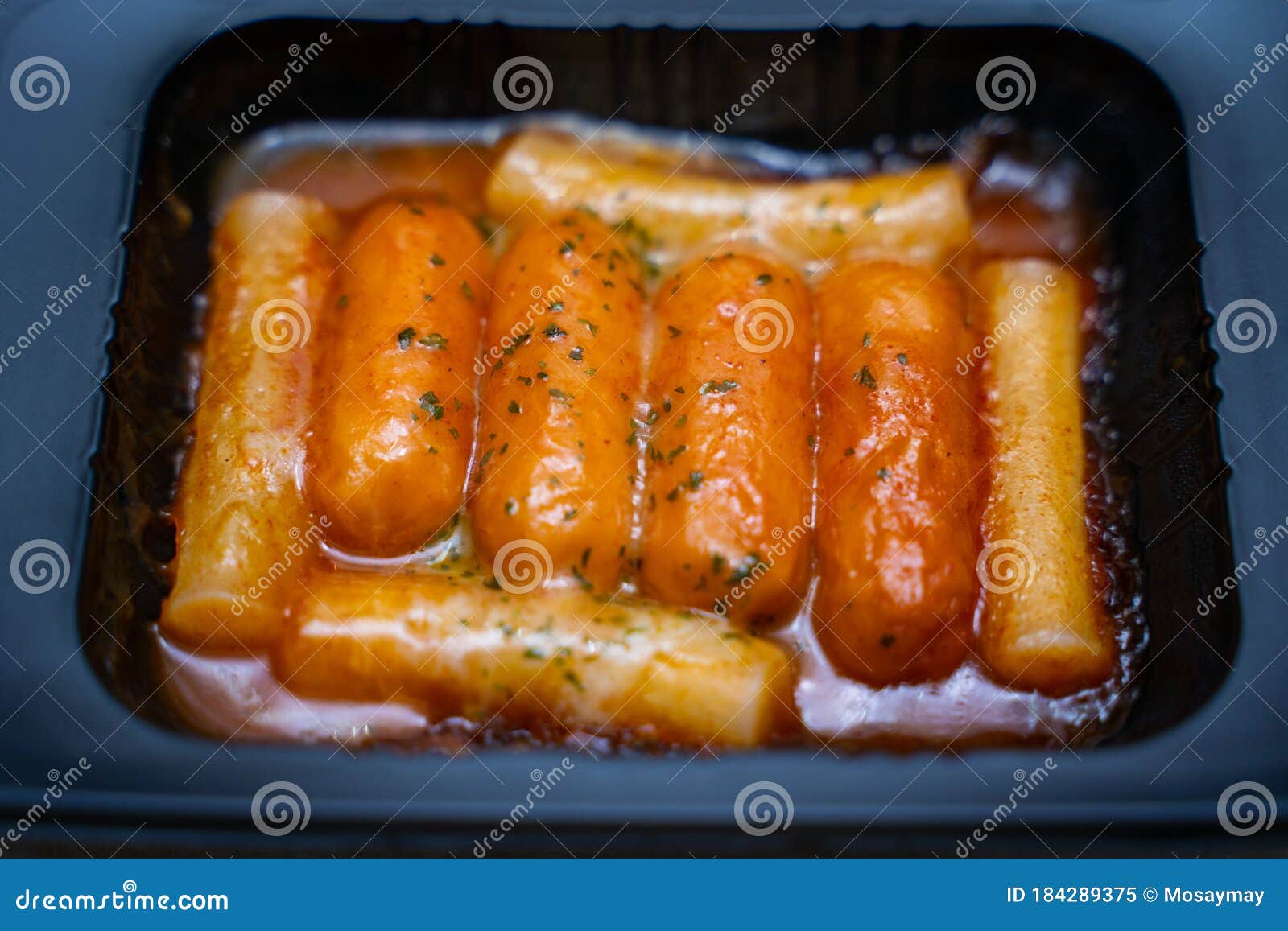 Salsicha E Tteokbokki Com Comida Coreana De Queijo Imagem de Stock ...