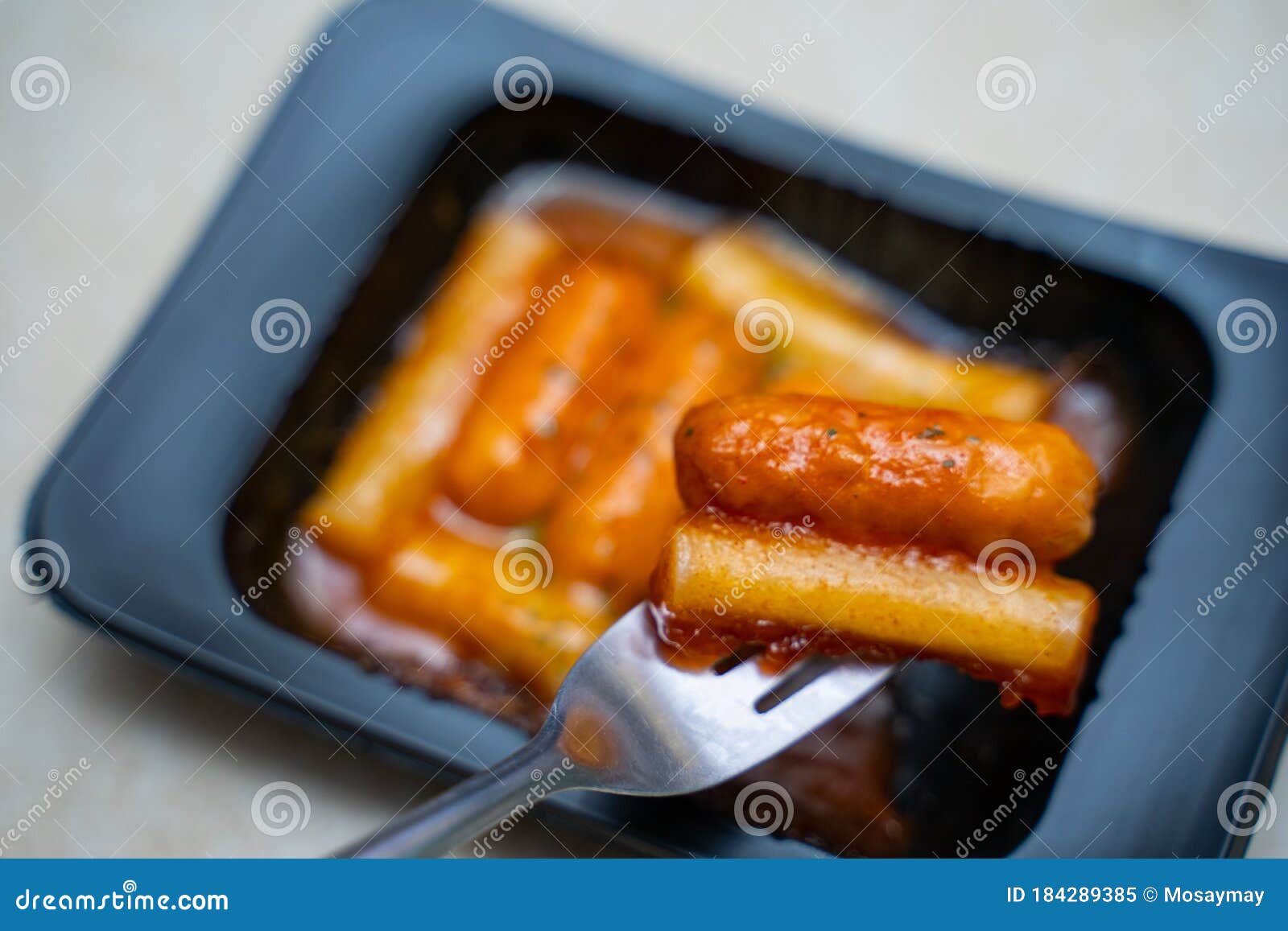 Salsicha E Tteokbokki Com Comida Coreana De Queijo Imagem de Stock ...