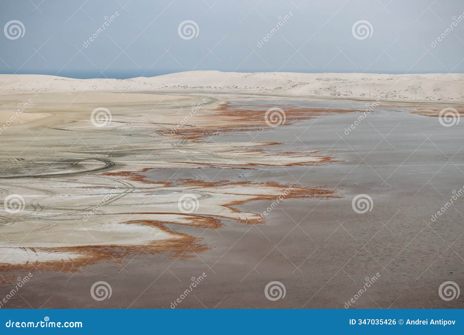 Salt Lakes in the Qatar Desert Stock Photo - Image of flats, parched ...