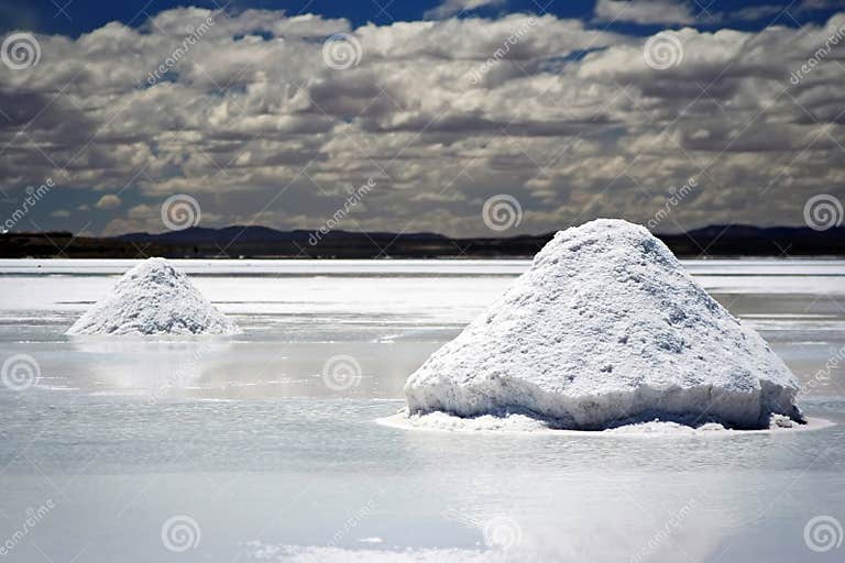 Salt Pyramids on Salar De Uyuni Stock Image - Image of pyramid, america ...