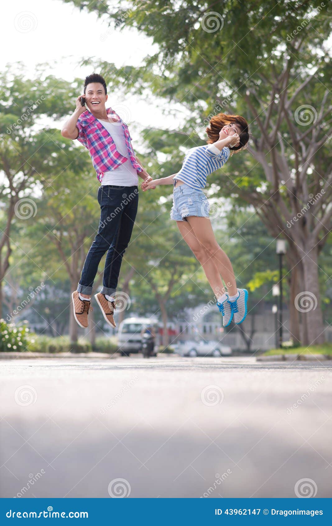 Saltar imagem de stock. Imagem de celular, exterior, energia - 43962147