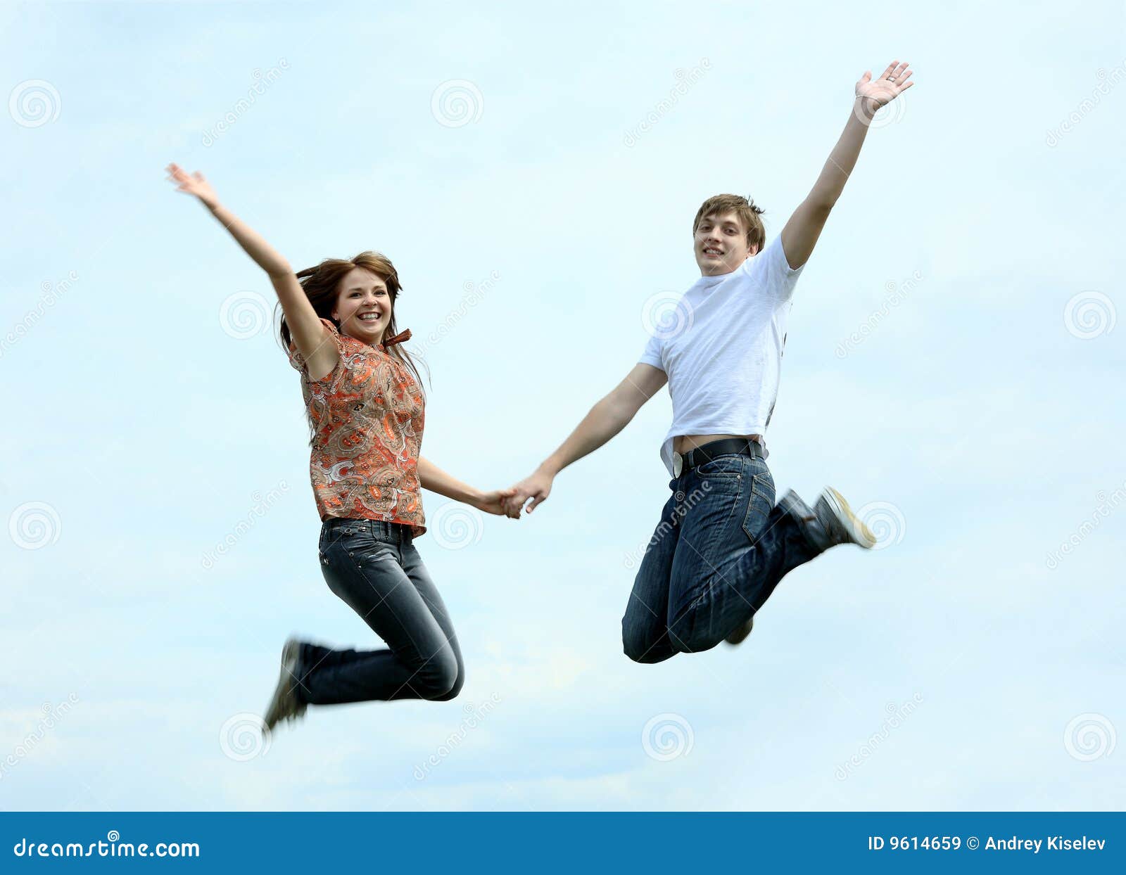 Salte al cielo imagen de archivo. Imagen de lazo, familia - 9614659
