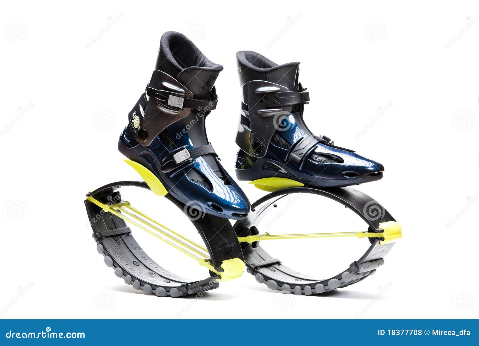 Salti i pattini fotografia stock editoriale. Immagine di nero - 18377708