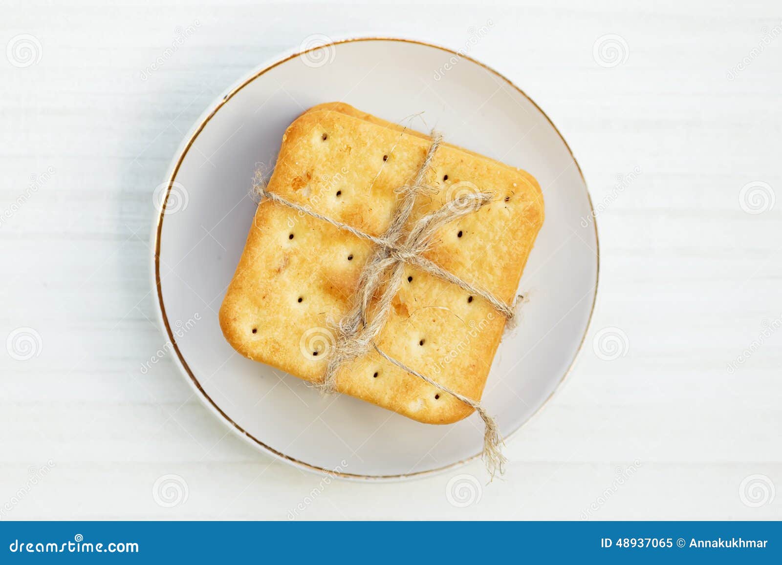 Saltine Crackers on a Plate Stock Image - Image of close, snack: 48937065