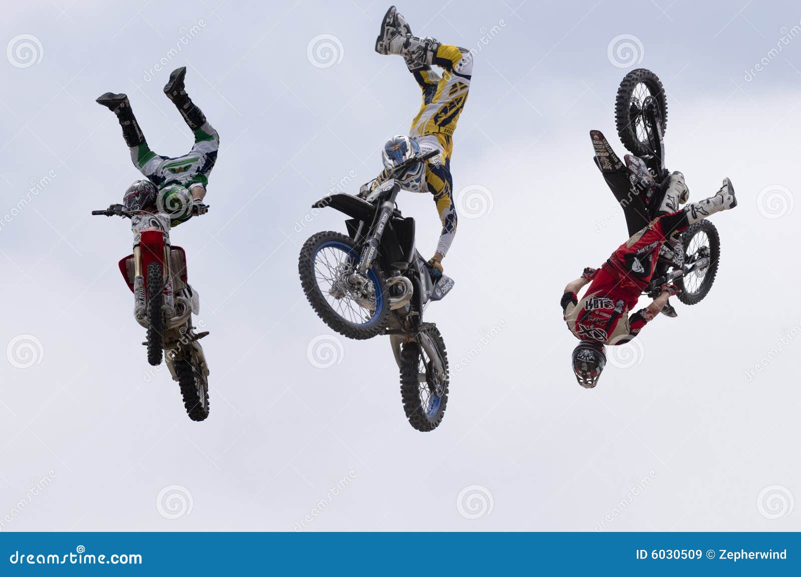 Salto de la motocicleta imagen de archivo editorial. Imagen de deportes ...