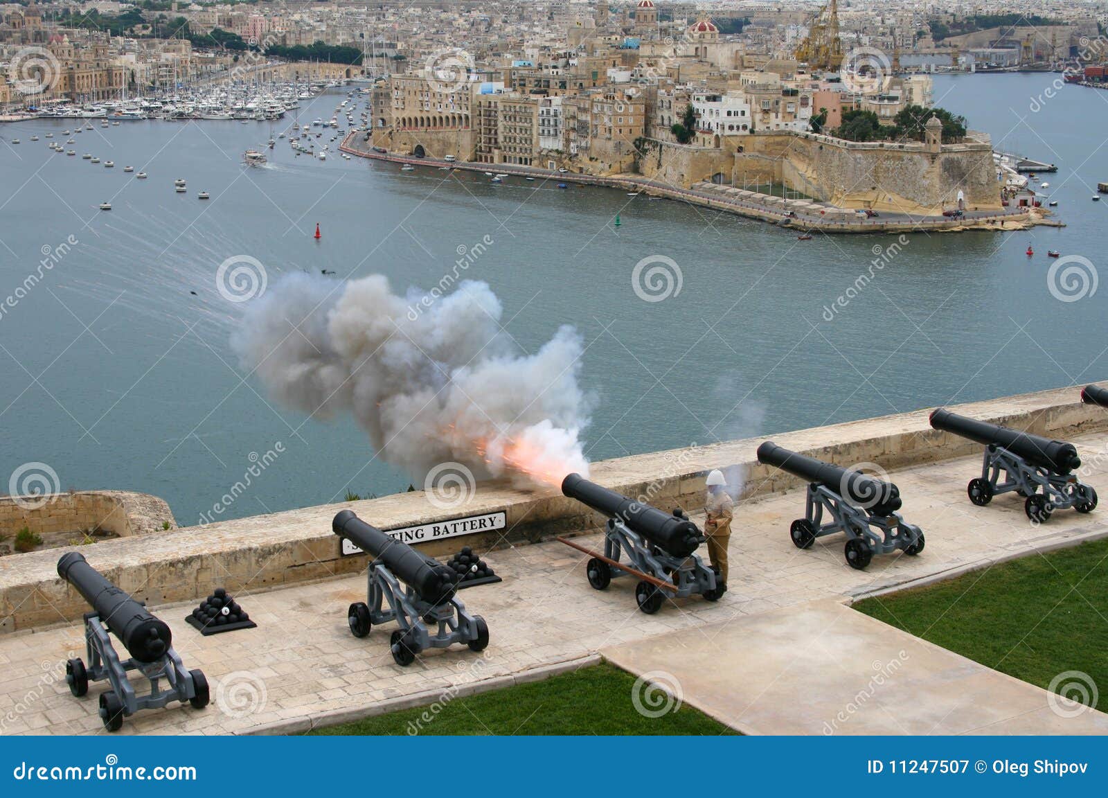 281 Saluting Cannon Stock Photos - Free & Royalty-Free Stock Photos ...